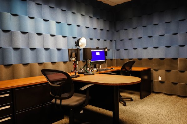 REDDING LIBRARY - Updated September 2025 - 24 Photos & 31 Reviews ...