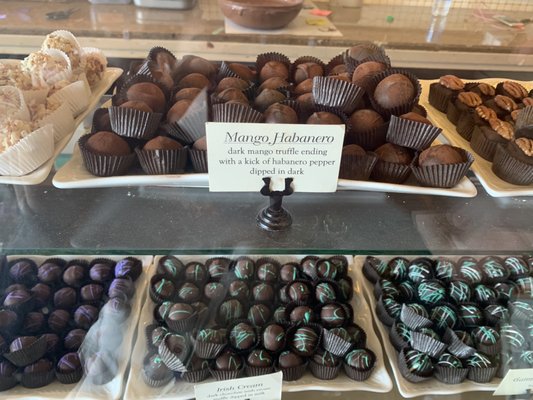 OH CHOCOLATE - Updated April 2025 - 42 Photos & 49 Reviews - 8451 SE ...