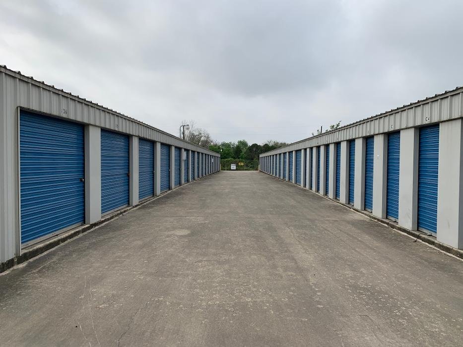 RIVER CITY STORAGE - Updated December 2024 - 219 Trade Center Dr, New ...