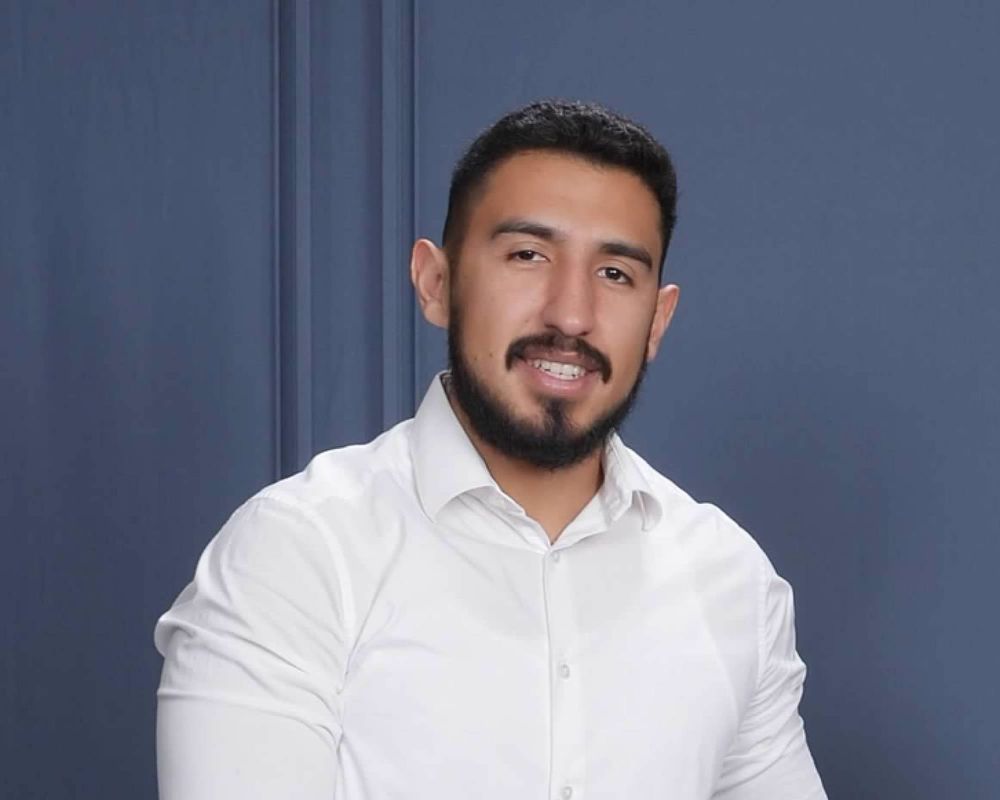 JASSON YANEZ - Updated September 2025 - Contact Agent - 6117 York Blvd ...