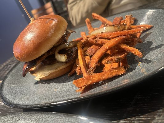 WALK-ON’S SPORTS BISTREAUX - CLEMSON RESTAURANT - Updated October 2025 ...