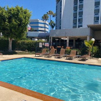 DOUBLETREE BY HILTON HOTEL CARSON - Updated May 2024 - 383 Photos & 166 ...