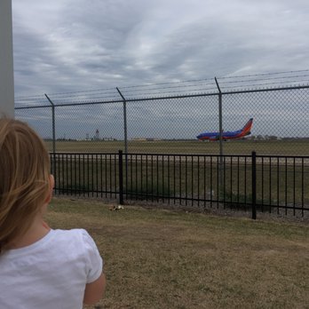 MSP AIRCRAFT VIEWING AREA - Updated November 2025 - 12 Photos - Cargo ...