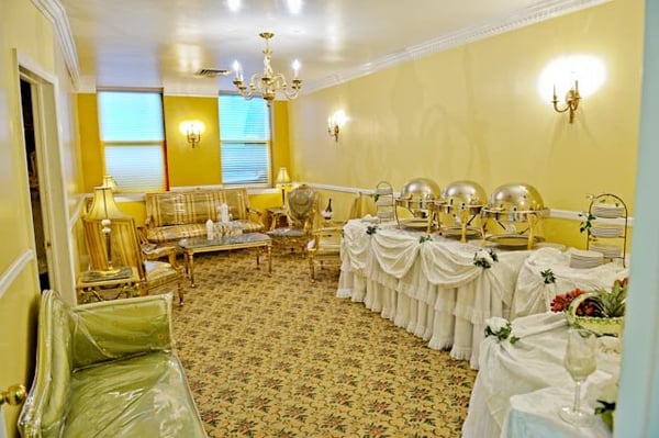 CRYSTAL MANOR - Updated October 2025 - 10 Photos & 13 Reviews - 1460 ...