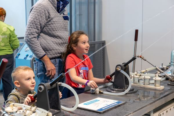 DISCOVERY LAB - Updated October 2025 - 83 Photos & 24 Reviews - 3123 ...