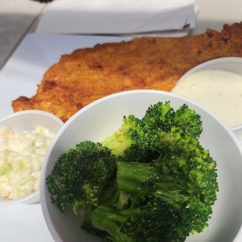 MUSKETEERS BAR & GRILL - Updated January 2026 - 54 Photos & 94 Reviews ...