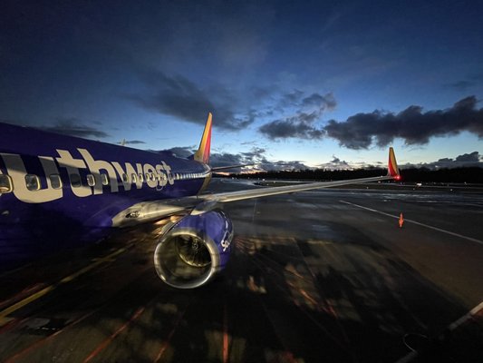 BELLINGHAM INTERNATIONAL AIRPORT - BLI - Updated July 2024 - 102 Photos ...