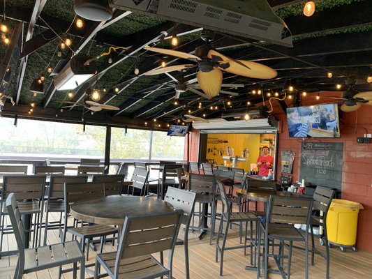 MAXWELL’S PIZZA & ROOFTOP PATIO - Updated October 2025 - 41 Photos & 15 ...