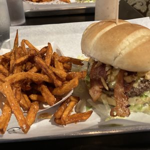 OMG BURGERS & BREW - 231 Photos & 274 Reviews - 241 S Main St ...