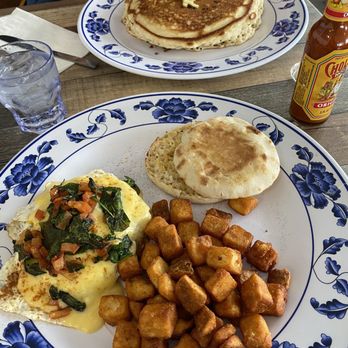 THE WILD BLUEBERRY BREAKFAST & BAKERY - Updated June 2024 - 67 Photos ...