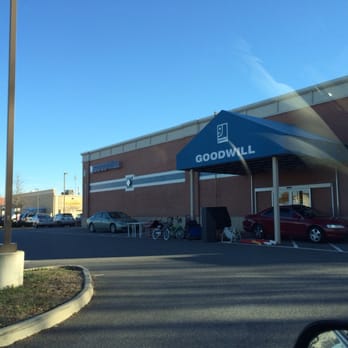 GOODWILL STORE - Updated December 2025 - 15 Photos & 15 Reviews - 10070 ...