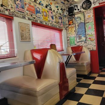 ROCK & ROLL DINER - Updated September 2025 - 471 Photos & 471 Reviews ...
