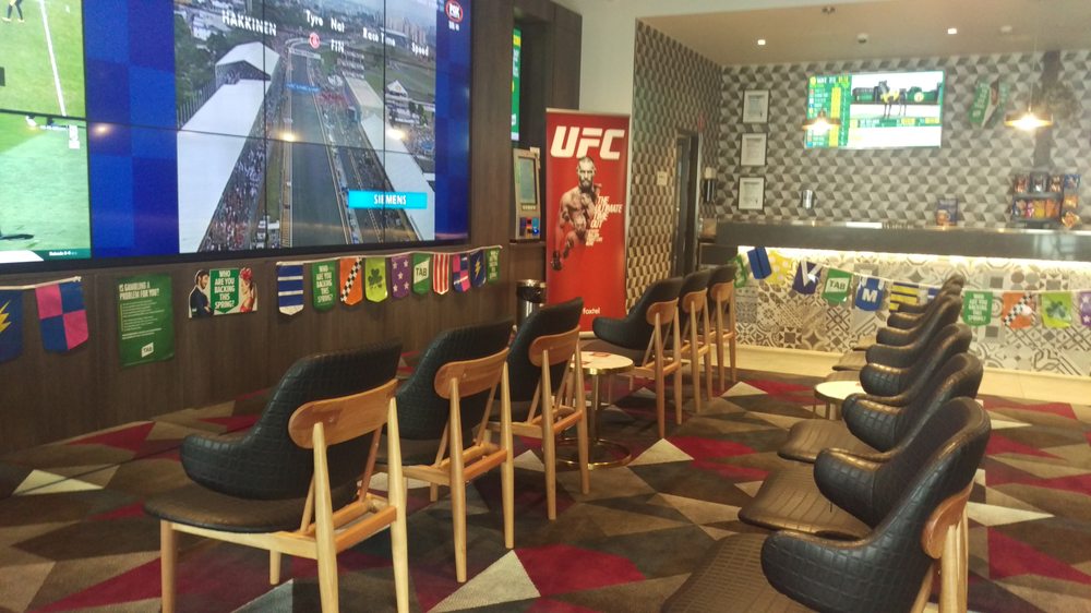 CASTELLO’S PAKENHAM HOTEL - 226-230 Princes Hwy, Pakenham Victoria ...