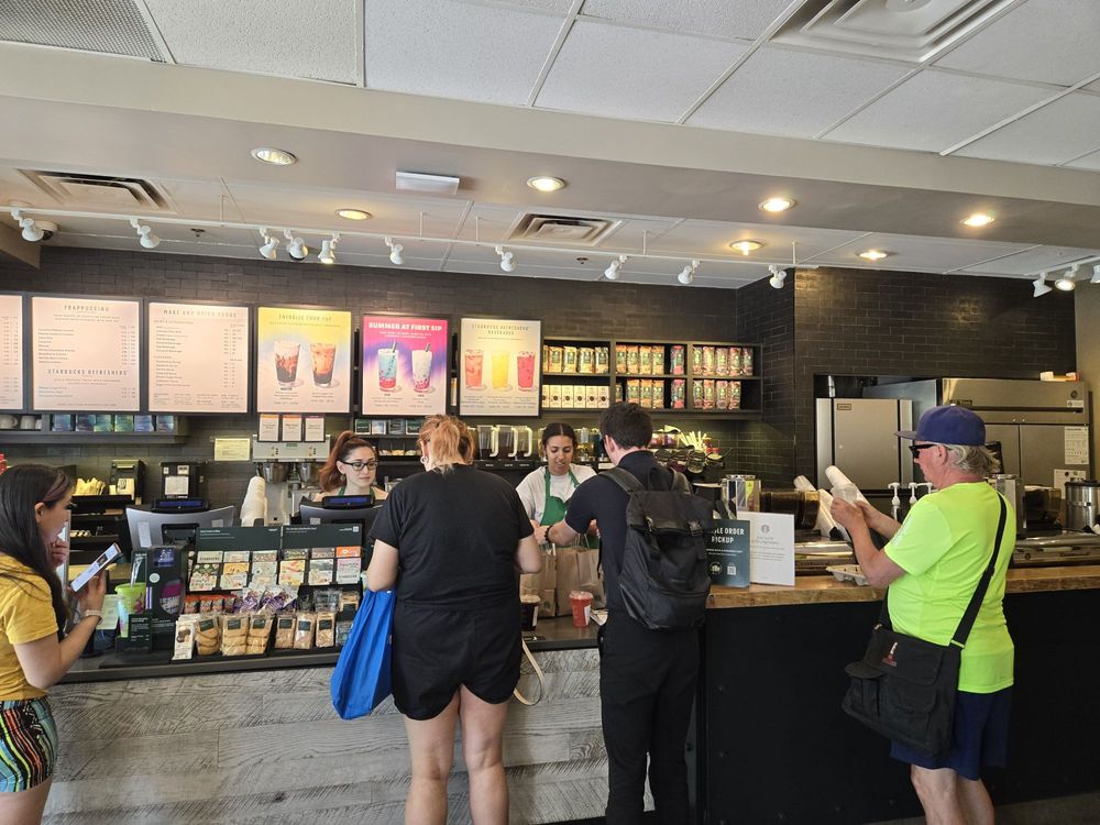 STARBUCKS - Updated October 2024 - 15 Photos & 30 Reviews - 208 Queens ...
