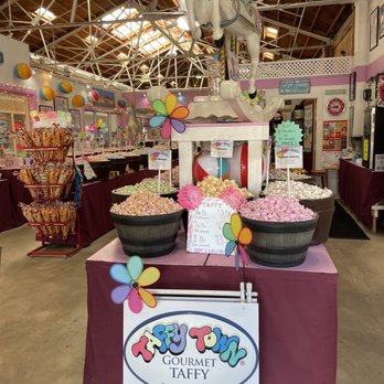 CAROUSEL TAFFY - Updated December 2025 - 55 Photos & 46 Reviews - 115 ...