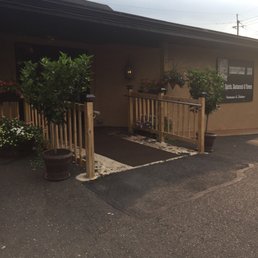 YARDVILLE INN RESTAURANT & TAVERN - Updated July 2025 - 27 Photos & 70 ...