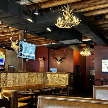 THE LODGE TAVERN AND TAP - Updated November 2024 - 142 Photos & 191 ...