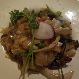 GINDI THAI - Updated July 2025 - 541 Photos & 691 Reviews - 4017 W ...