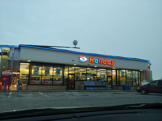 HOLIDAY STATIONSTORE - Updated October 2025 - 13 Photos & 12 Reviews ...