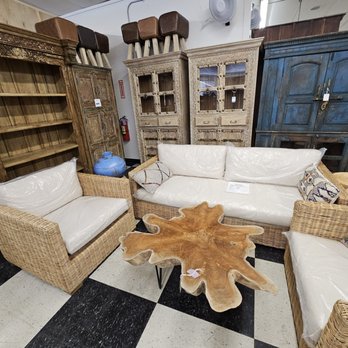 ARTISAN FURNITURE FINDS Updated February 2025 37 Photos 316 S Ponce De Leon Blvd St. Augustine Florida Furniture Stores Phone Number Yelp