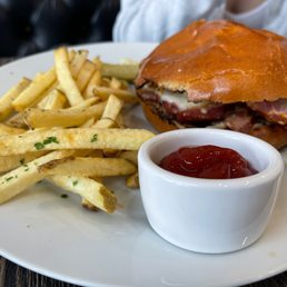 CRESCENT BISTRO - Updated July 2024 - 371 Photos & 284 Reviews - 45 ...