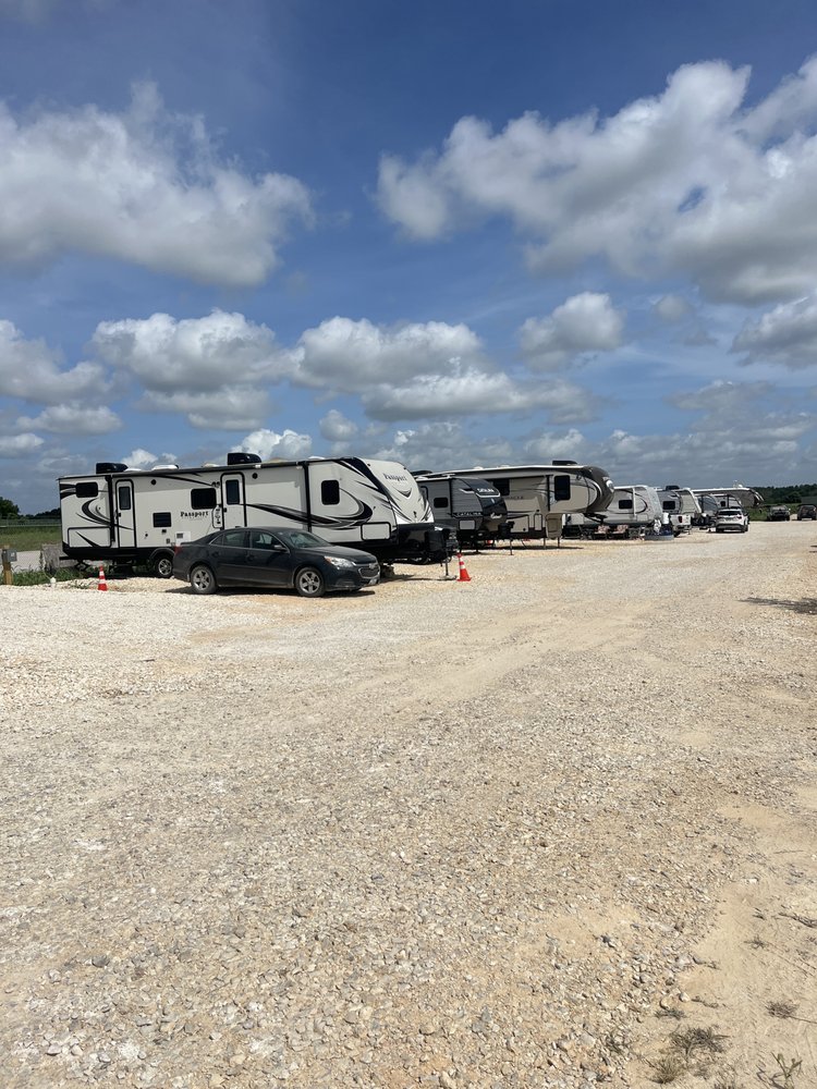 DOS POTRILLOS RV PARK - Updated November 2025 - 2733 Co Rd 374, Taylor ...