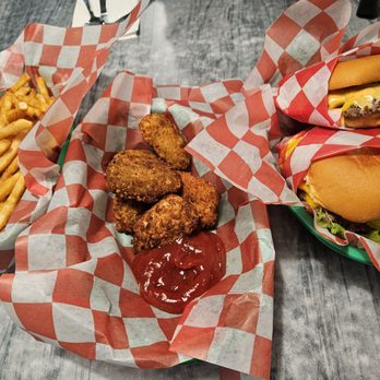 BURGER BROS - Updated January 2026 - 20 Photos & 16 Reviews - 1583 W El ...