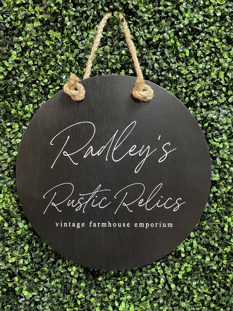 Radley’s Rustic Relics, Ozark | Roadtrippers