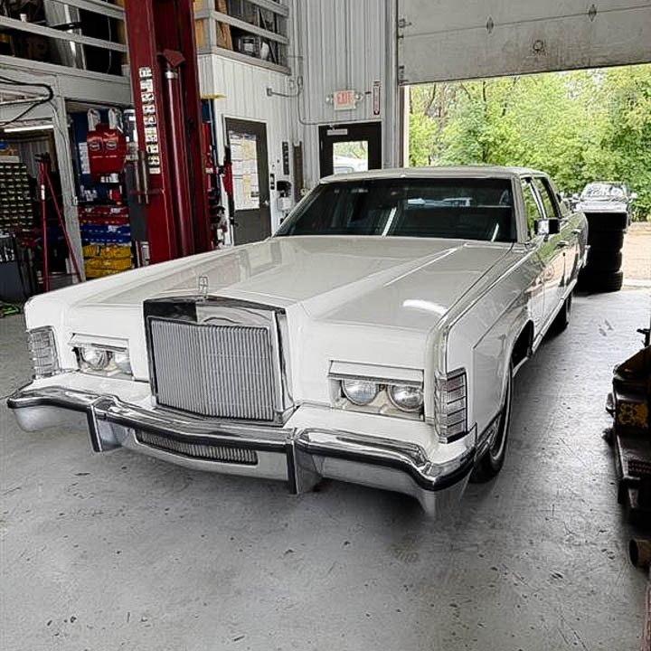 THE DETROIT GARAGE - Updated May 2026 - 19 Photos & 26 Reviews - 9818 ...