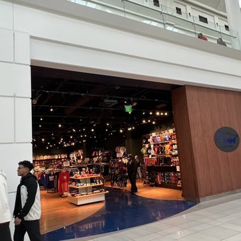 FAN TREASURES - Updated August 2025 - 26 Photos - 55 Parsonage Rd ...