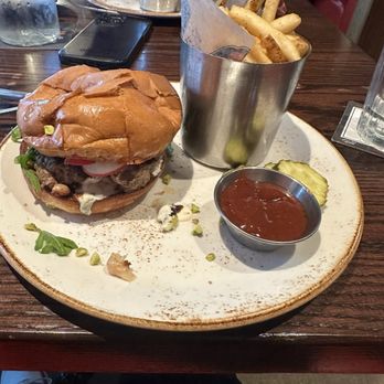 RED COW 50TH & FRANCE - Updated May 2024 - 833 Photos & 965 Reviews ...