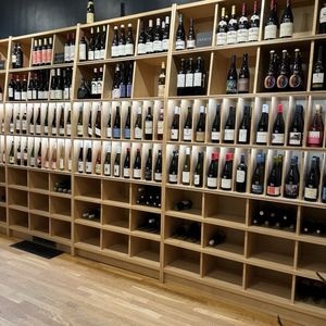 MEGA-BEV - Updated October 2025 - 14 Photos - 545 Lake Michigan Dr NW ...