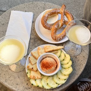 SWIFT LOUNGE - Updated July 2024 - 256 Photos & 437 Reviews - 1932 NE ...