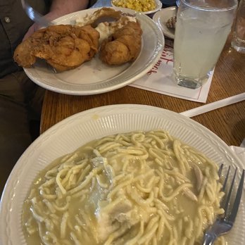 THE BEEF HOUSE RESTAURANT & DINNER THEATRE with 267 real customer ...