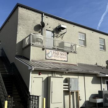 HALF SHELL OYSTER HOUSE - Updated December 2025 - 692 Photos & 404 ...
