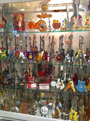 DD COLLECTABLES - Updated June 2025 - 12 Photos & 13 Reviews - 154 ...