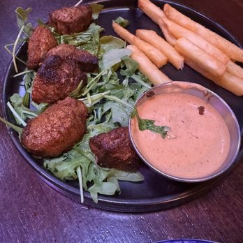 PIPPIN’S TAVERN - Updated May 2024 - 289 Photos & 396 Reviews - 39 E ...