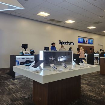 SPECTRUM - Updated May 2025 - 143 Photos & 290 Reviews - 1450 Ala Moana ...