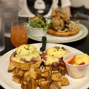 THE TEA HAUS - 11 Photos & 16 Reviews - 130 King St, London, Ontario ...