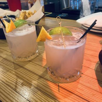 SHINDIGS COUNTRY KITCHEN BAR & STAGE - Updated September 2025 - 152 ...