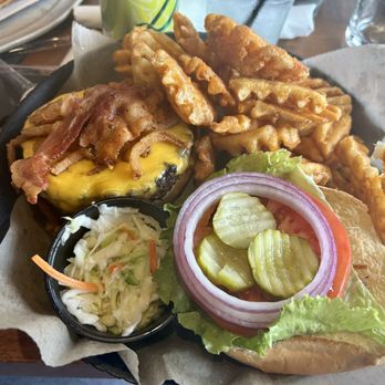 SHORES INN FOOD & SPIRITS - Updated March 2025 - 141 Photos & 249 ...