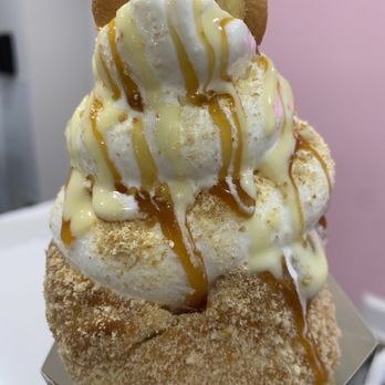 BUNS & ROSES CHIMNEY CAKES - Updated July 2024 - 93 Photos & 36 Reviews ...