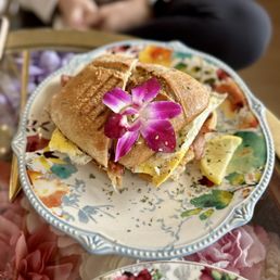 THE MODERN ROSE - Updated July 2025 - 242 Photos & 104 Reviews - 142 SE ...