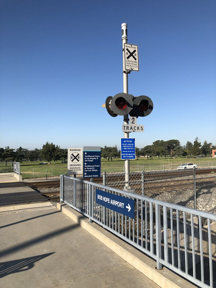 BURBANK AIRPORT - SOUTH VC LINE METROLINK STATION - 77 Photos & 55 ...
