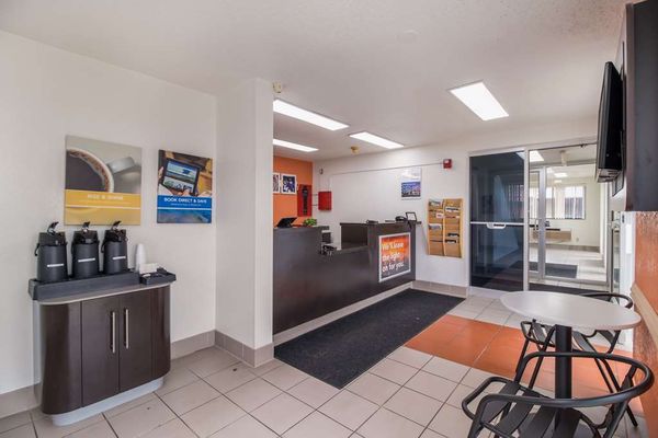 MOTEL 6 - 67 Photos & 13 Reviews - Hotels - 1202 36th St S, Fargo, ND ...