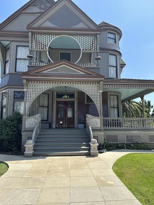 THE CHARMED HOUSE - Updated June 2026 - 31 Photos - 1329 Carroll Ave ...