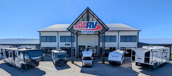 FUN TOWN RV OTTAWA - Updated December 2025 - 2324 E Logan St, Ottawa ...