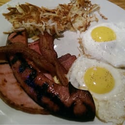 THE MACHINE SHED - PEWAUKEE - 165 Photos & 198 Reviews - N14 W24145 ...