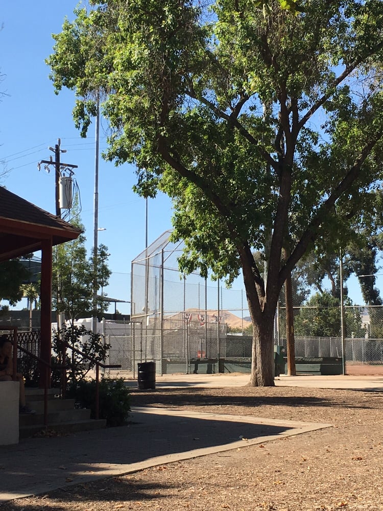 CITY PARK - Updated July 2025 - 13 Photos - E 17th St And Railroad Ave ...