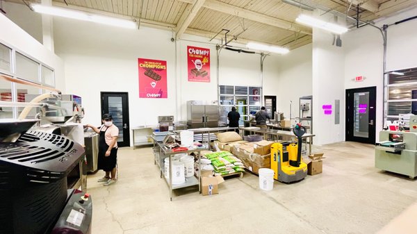 CHOMP CHOCOLATE - Updated December 2025 - 24 Photos & 13 Reviews - 2195 ...